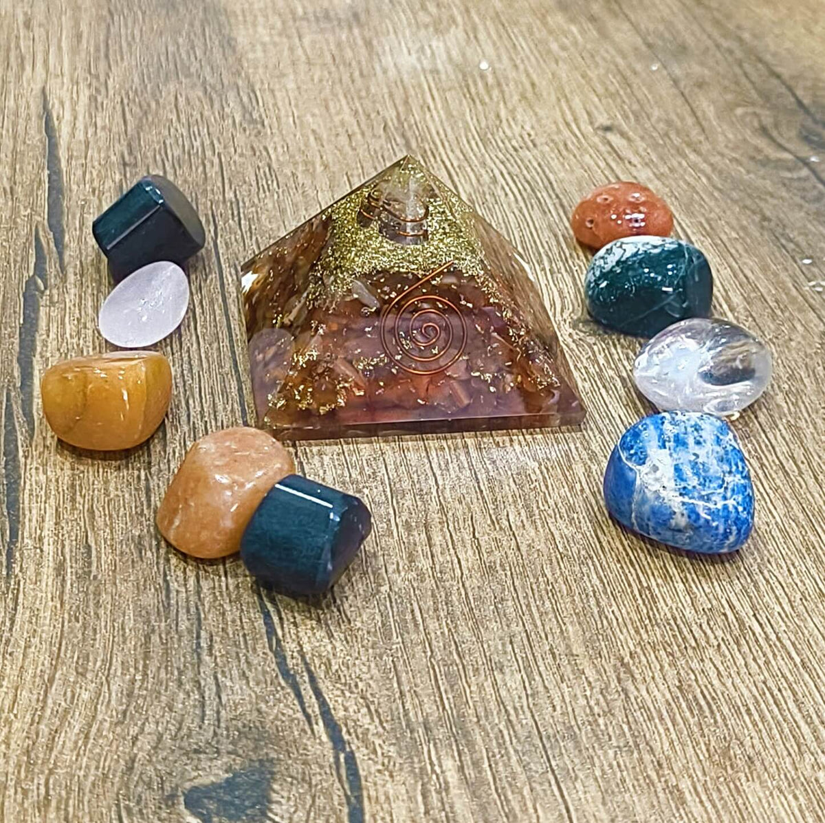 Real Red carnelian Orgonite Pyramid (7 cm) for Reiki | Kalyanastrogems